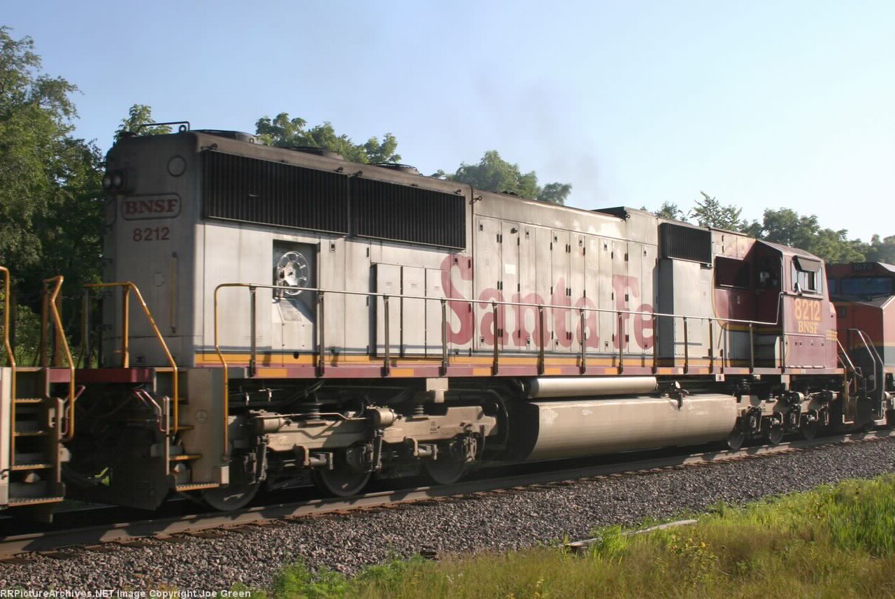 BNSF 8212